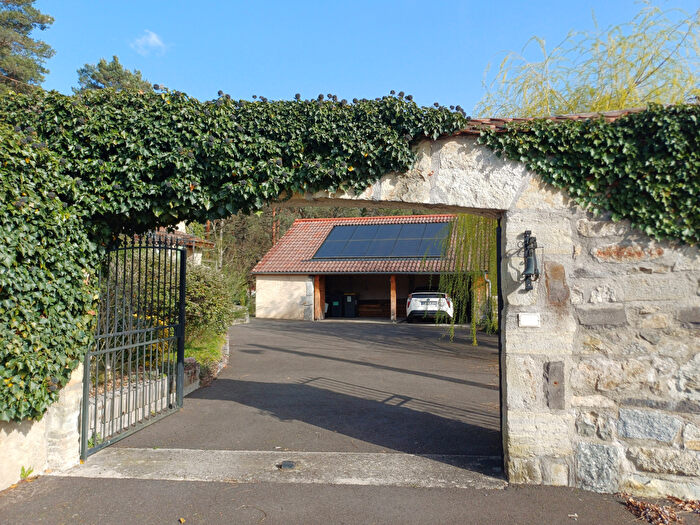 Maison à vendre - Escoutoux - 5 pièces - 3 chambres