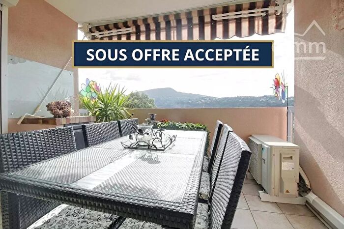 Carros : Appartement 5 pièces à vendre