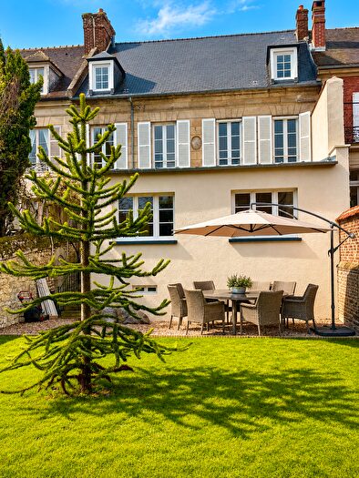 Maison 10 pièces à vendre à Compiègne, Les Veneurs