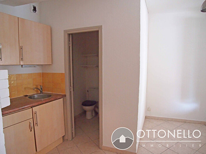 Appartement 1 pièce à louer à Roquebrune-sur-Argens, Village