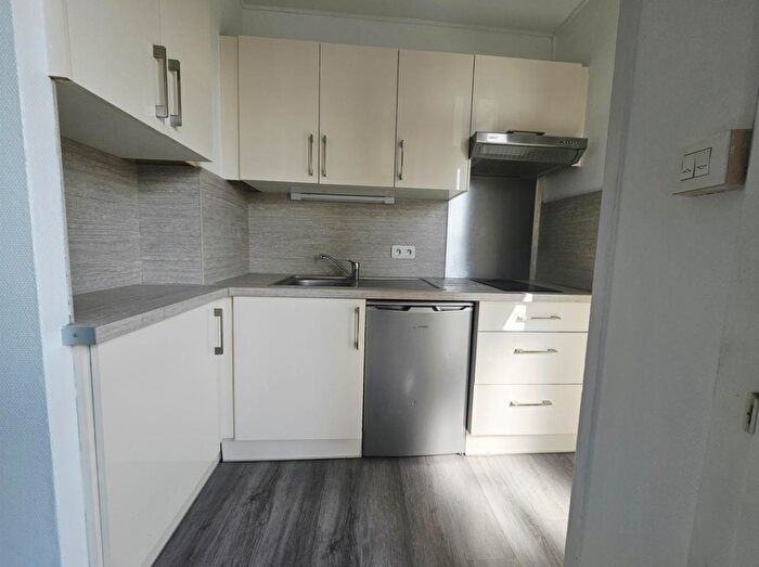 Appartement à louer - Tours, Montjoyeux - 1 pièce