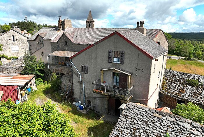 Maison 3 pièces à vendre à Saint-André-de-Vézines
