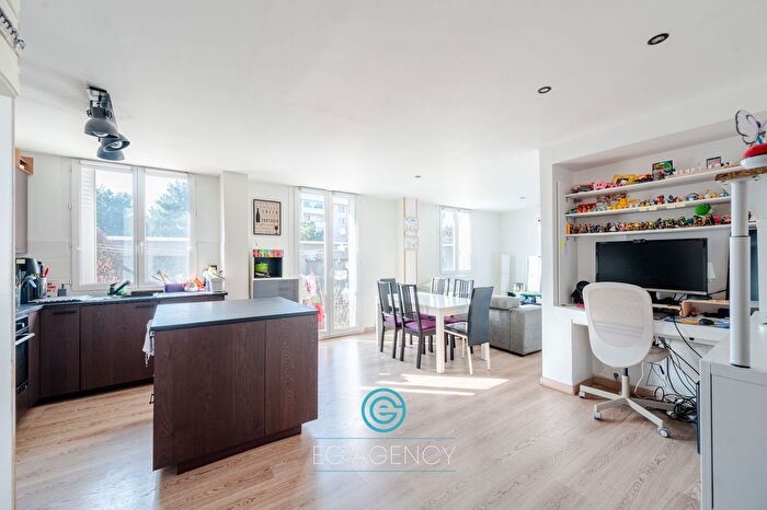 Appartement à vendre - Marseille e , Mazargues - 3 pièces - 2 chambres