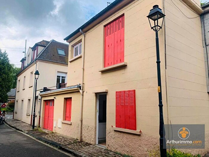 Maison à Centre Ville, Beauvais, à louer
