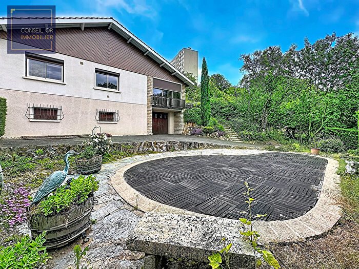 Maison 6 pièces à Oullins, Glacière, Montmein, à vendre