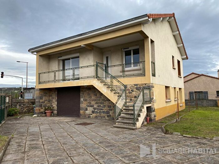 Maison 4 pièces à louer - Les Martres-de-Veyre
