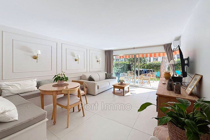 Cros de Cagnes-Le Village du Cros, Cagnes-sur-Mer : Appartement 3 pièces à louer