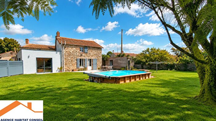 Maison 9 pièces à vendre à Le Poiré-sur-Vie