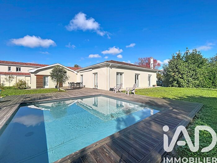 Maison à vendre - Bassens - 5 pièces - 4 chambres