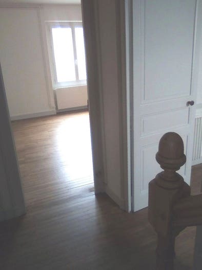 Centre et Est, Gond-Pontouvre : Appartement 4 pièces à louer
