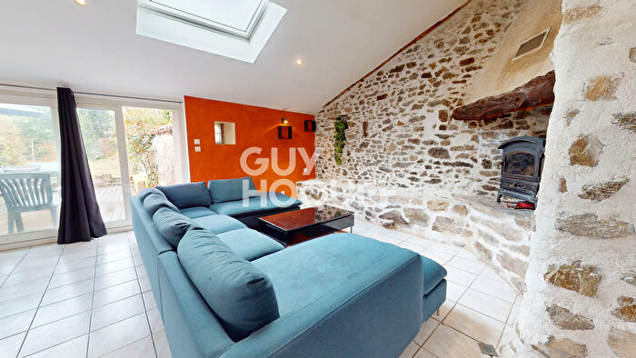Saint-Hilaire-de-Clisson : Maison 6 pièces à louer