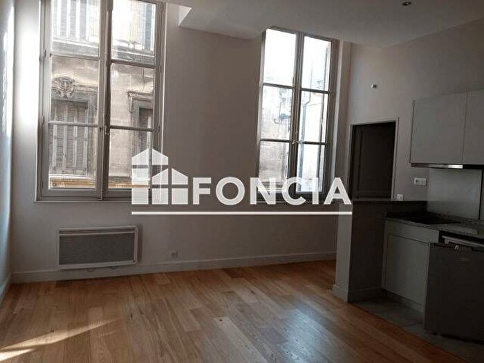 Appartement à louer - Zone Pietonne, Avignon - 2 pièces - 1 chambre