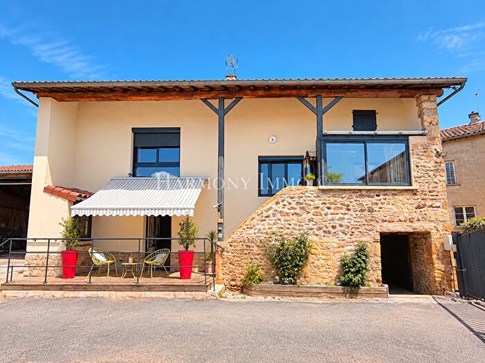 Maison 6 pièces à Fuissé, à vendre