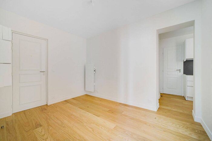 Appartement à louer - Belleville-Saint Maur, Paris ème arrondissement - 2 pièces - 1 chambre