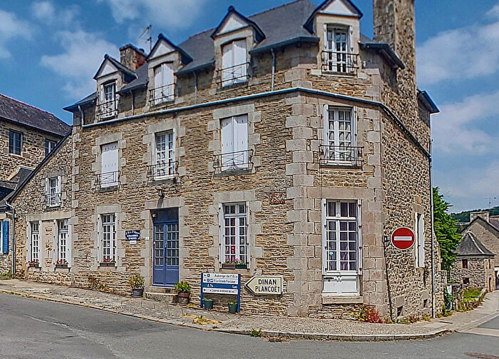 Maison à vendre - Jugon-les-Lacs - 11 pièces - 8 chambres