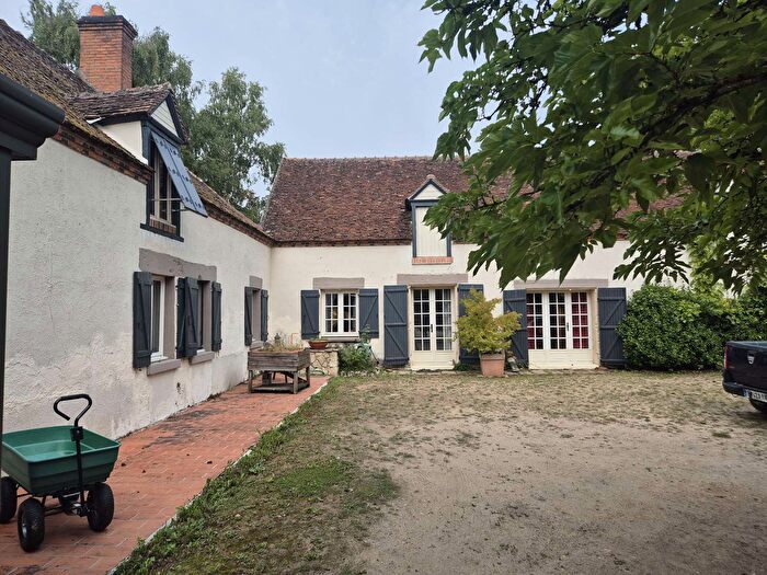 Maison à vendre - Neuvy-en-Sullias - 8 pièces - 4 chambres