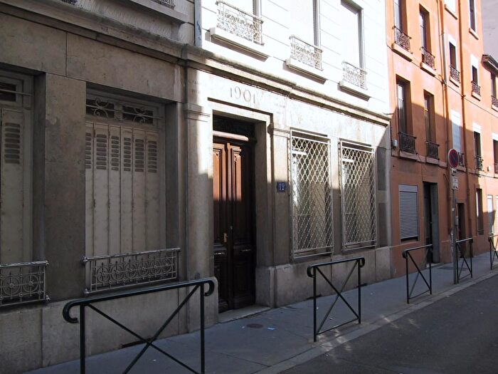 Appartement à louer - Lyon e , Croix Rousse Centre-ville - 3 pièces - 2 chambres