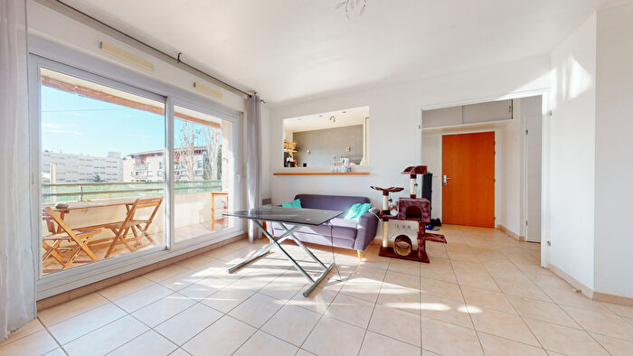 Maisons à vendre et appartements à louer - 1