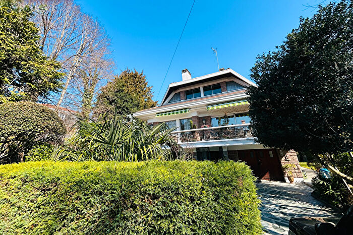 Maison à vendre - Chelles, Chelles Sud, Grande Prairie, Bords de Marne - 8 pièces - 3 chambres