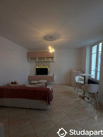 Appartement à louer - Le Port, Nice - 2 pièces - 1 chambre