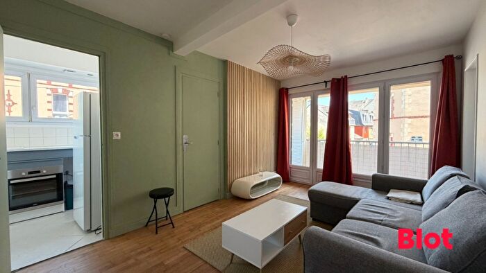 Quartiers Sud-Ouest, Sainte-Thérèse : Appartement 2 pièces à louer