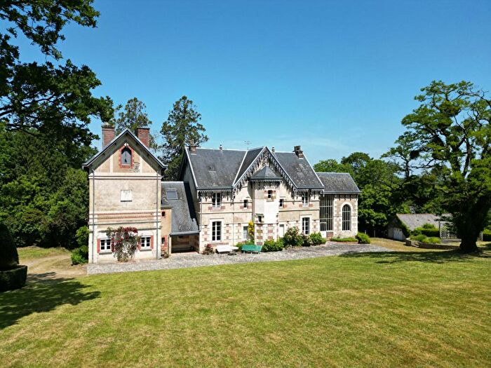 Maison 15 pièces à Quartiers Centre, Saint-Hélier, Gare, à vendre
