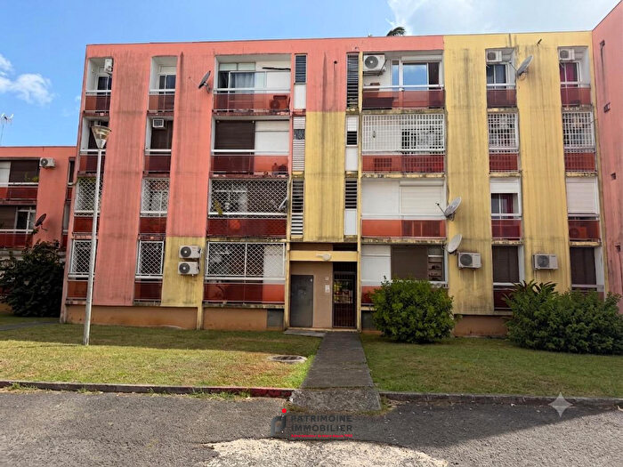 Les Abymes : Appartement 5 pièces à vendre