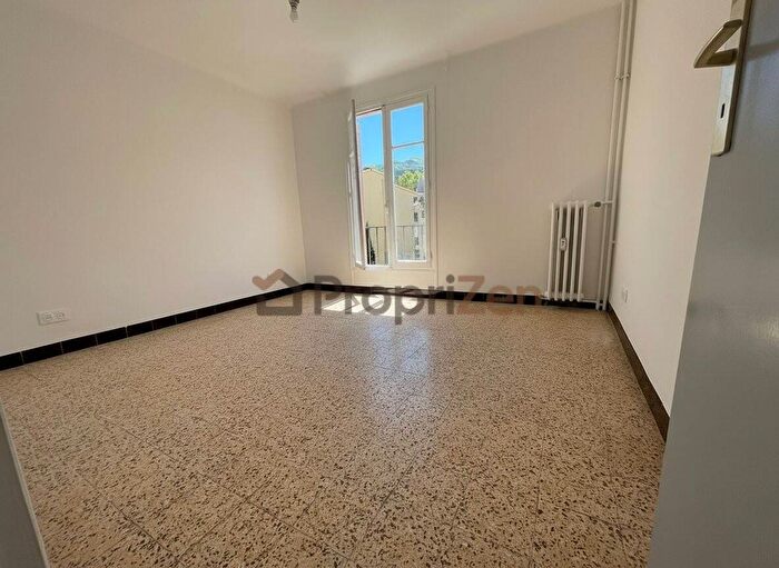 Appartement à louer - Centre Ville, Céret - 3 pièces - 3 chambres