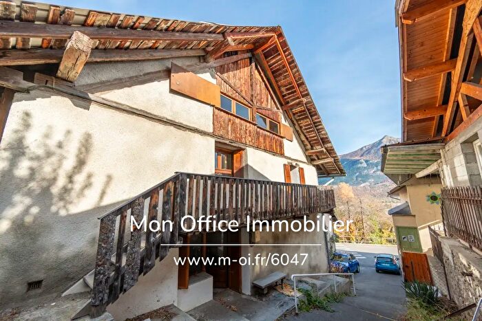 Maison à vendre - Châteauroux-les-Alpes - 15 pièces - 10 chambres