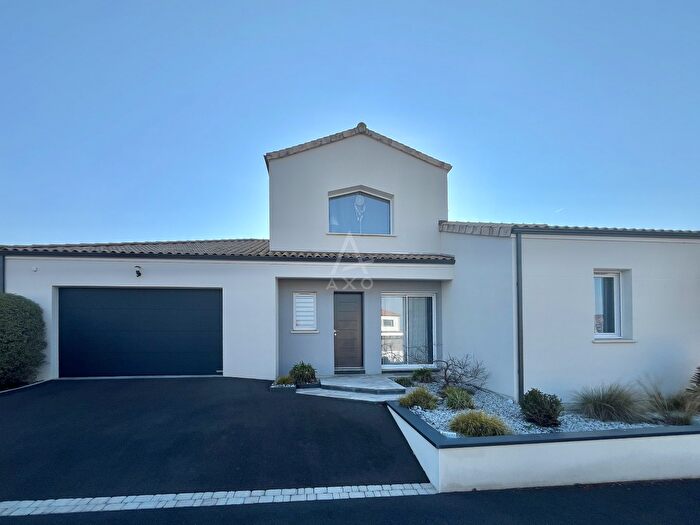 Maison à vendre - LHerbergement - 5 pièces - 3 chambres