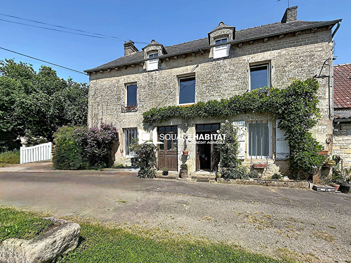 Maison 5 pièces à Saint-Juvat, à vendre