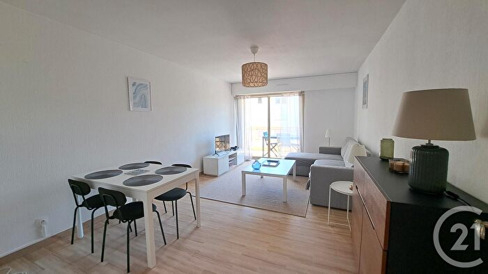 Appartement à louer - Vallauris, Pertuades - 3 pièces - 2 chambres