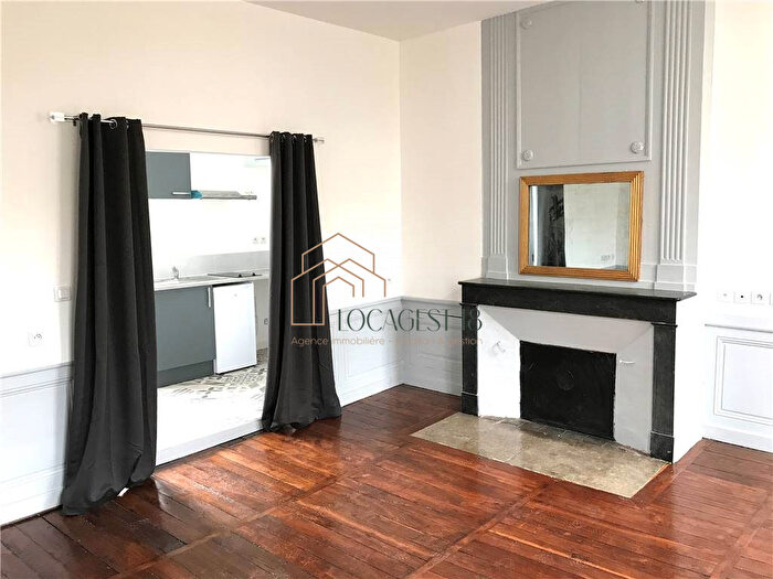 Bourges, Centre-ville, Charlet, Lahitolle, Pignoux, Sembat : Appartement 1 pièce à louer