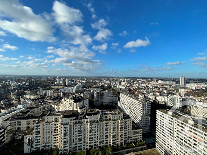 Appartement à vendre - Quartiers Centre, Colombier - 5 pièces - 3 chambres