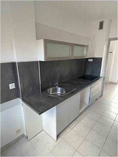 Appartement à louer - Centre Ville-Louis Blanc, Alès - 3 pièces - 2 chambres