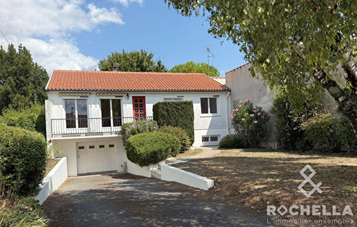 Maison à vendre - Saint-Jean-dAngély - 6 pièces - 4 chambres