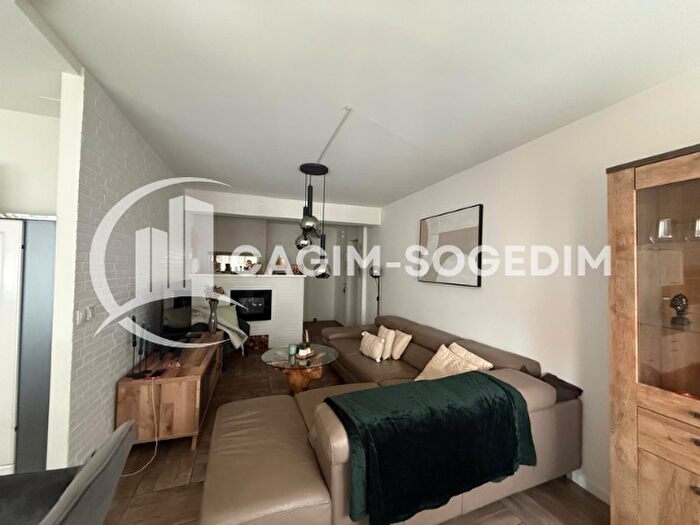 Appartement à vendre - Saint-Louis, Centre-ville - 4 pièces - 3 chambres