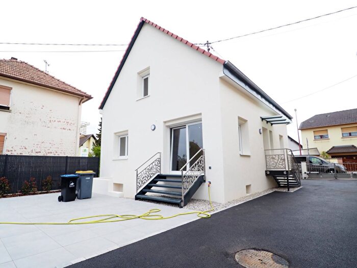 Maison à louer - H rdt - 6 pièces - 4 chambres