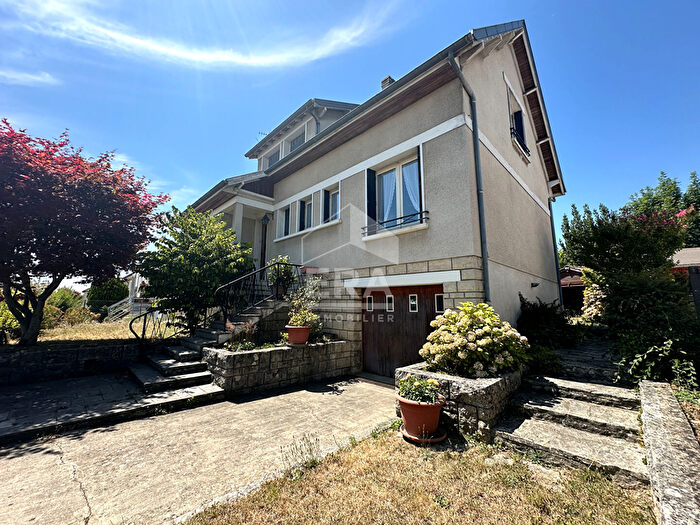Varennes-sur-Seine : Maison 6 pièces à vendre