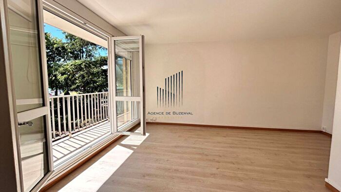 Buzenval, Rueil-Malmaison : Appartement 1 pièce à louer
