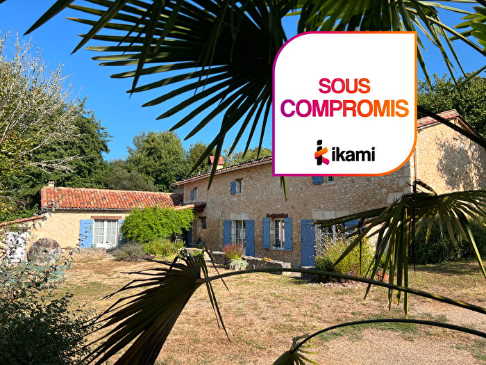 Maison à vendre - Saint-Martin-des-Combes - 7 pièces - 4 chambres