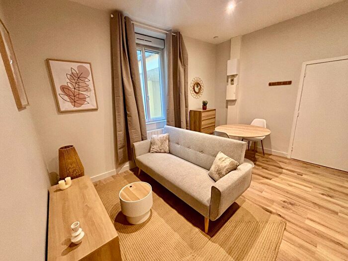 Appartement à louer - Centre Ville, Mâcon - 2 pièces - 1 chambre