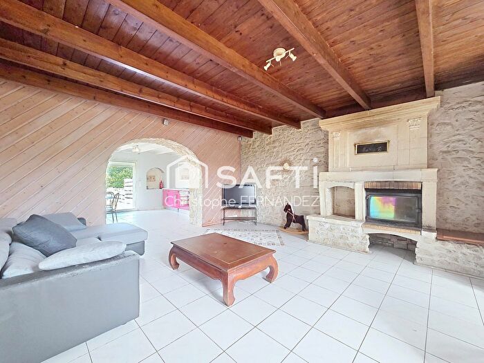 Maison 9 pièces à Boisredon, à vendre