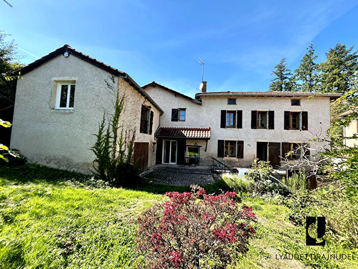 Maison à vendre - Saint-Haon-le-Châtel - 8 pièces - 4 chambres