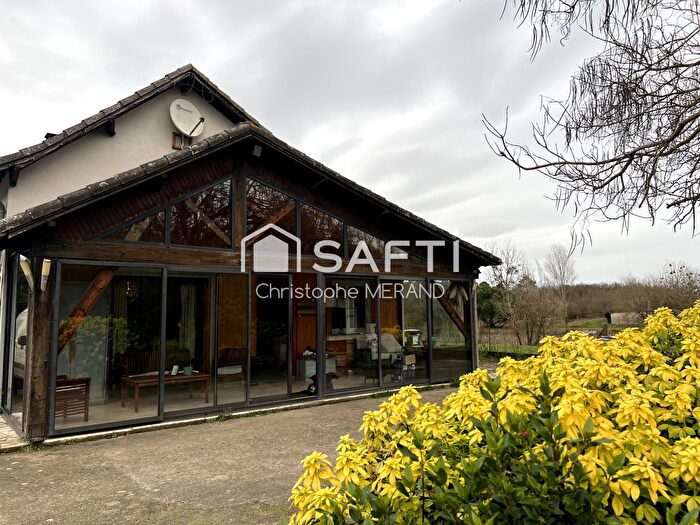 Maison à vendre - Les Ormes - 11 pièces - 5 chambres