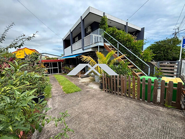 Maison à vendre - Petite-Île, Centre-ville, Piton du Calvaire - 6 pièces - 4 chambres