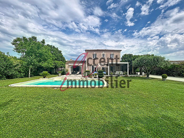 Maison 6 pièces à Mollégès, à vendre