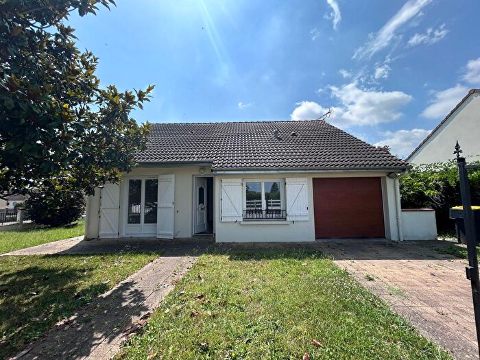 Maison à louer - Avaray - 4 pièces - 3 chambres