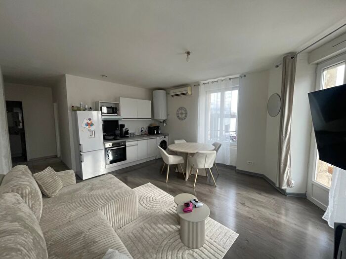 Appartement 3 pièces à Rousson, à louer