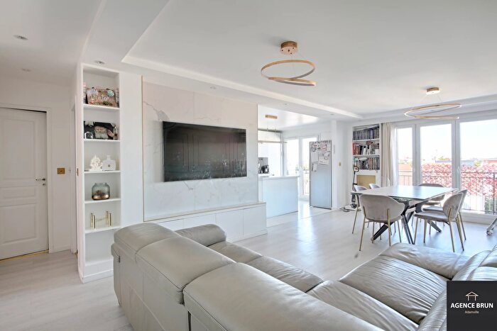 Appartement à vendre - Saint-Maur-des-Fossés, Adamville - 5 pièces - 3 chambres